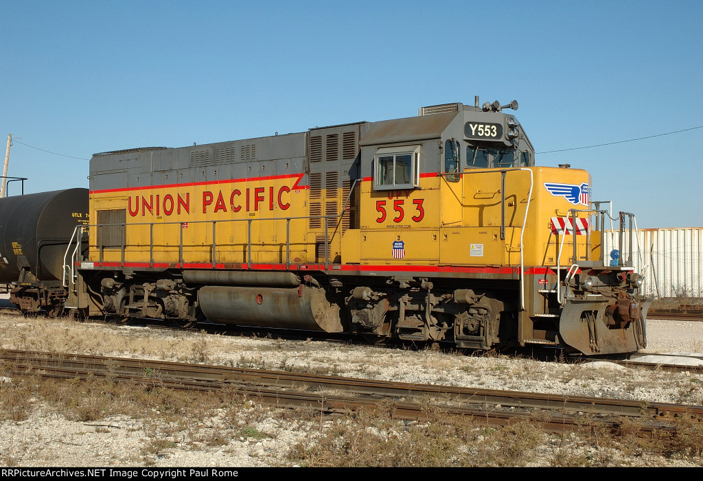 UPY 553, EMD GP15-1, ex CNW 4409, on the UPRR
